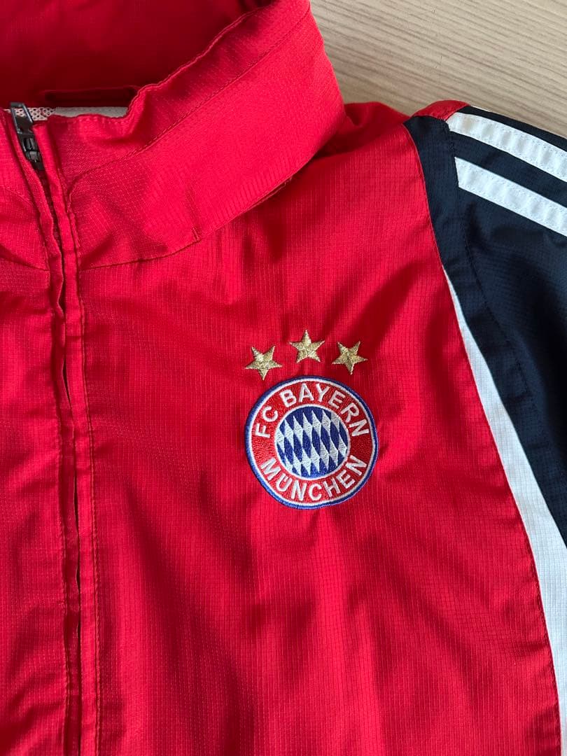 adidas FC Bayern München ウィンドブレーカー