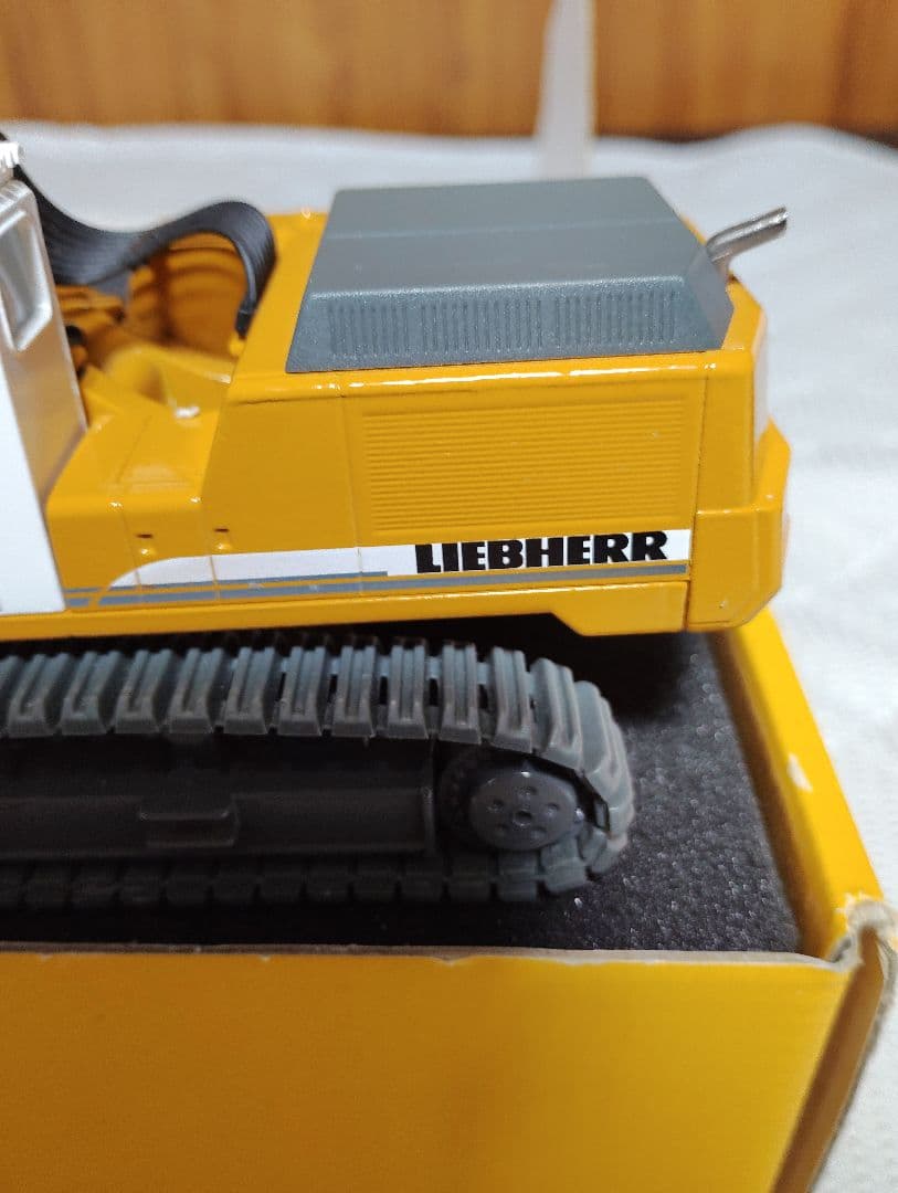 LIEBHERR R954BV解体機　絶版品