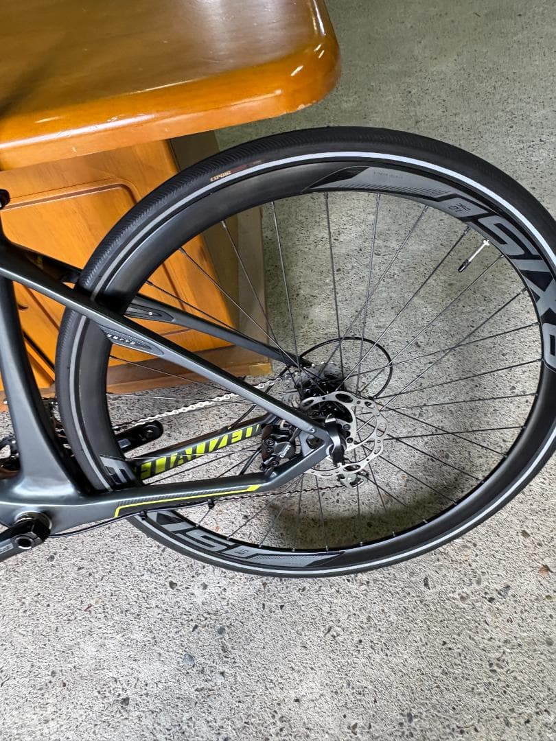 Specialized Sirrus Comp Carbon Disc（未使用）