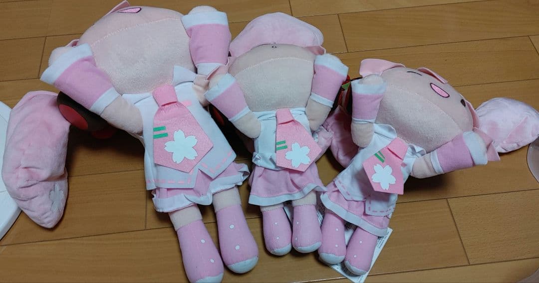 桜ミク ふわふわぬいぐるみ 寝そべり 三体セット