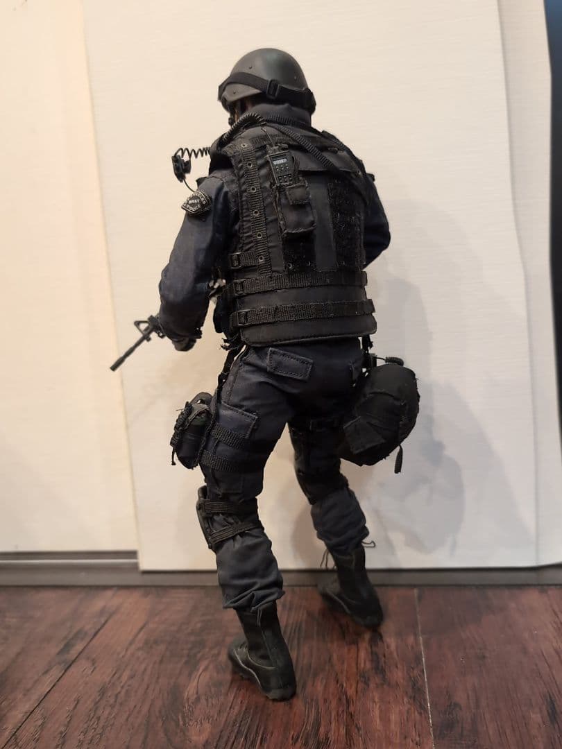 さ*ら様 ・SWAT フィギュア ・ホットトイズ ・1/6スケール