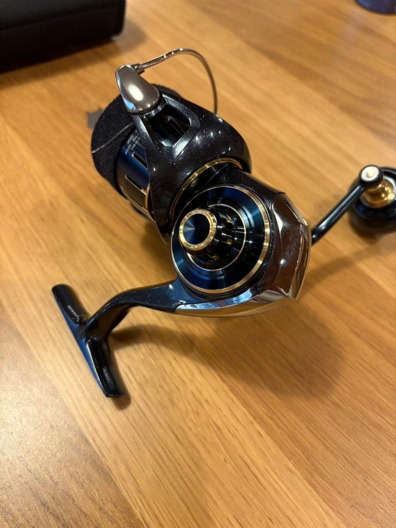 Daiwa SALTIGA 4000-H スピニングリール　ダイワ