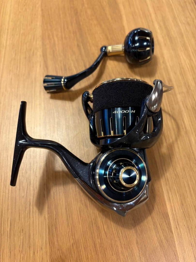 Daiwa SALTIGA 4000-H スピニングリール　ダイワ
