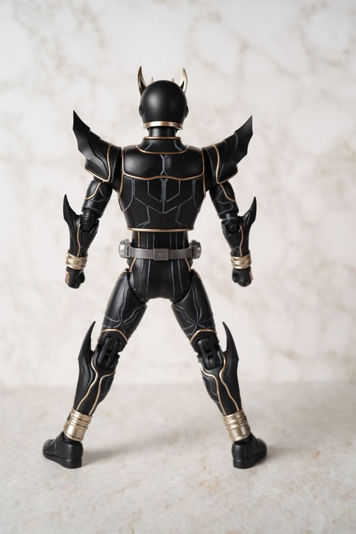 【塗装済完成品】　Blokees 仮面ライダークウガ　アルティメットフォーム