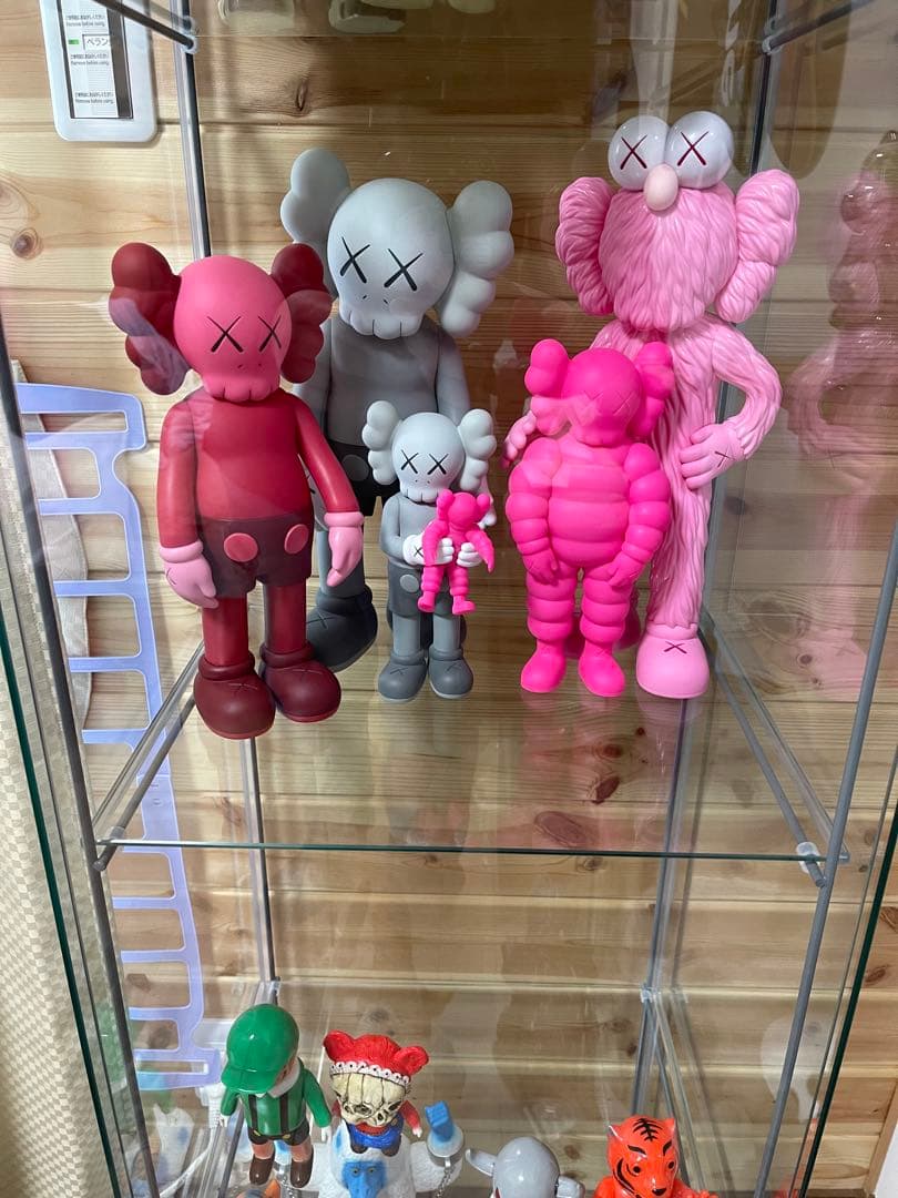 カウズ KAWS FAMILY PINK ファミリー