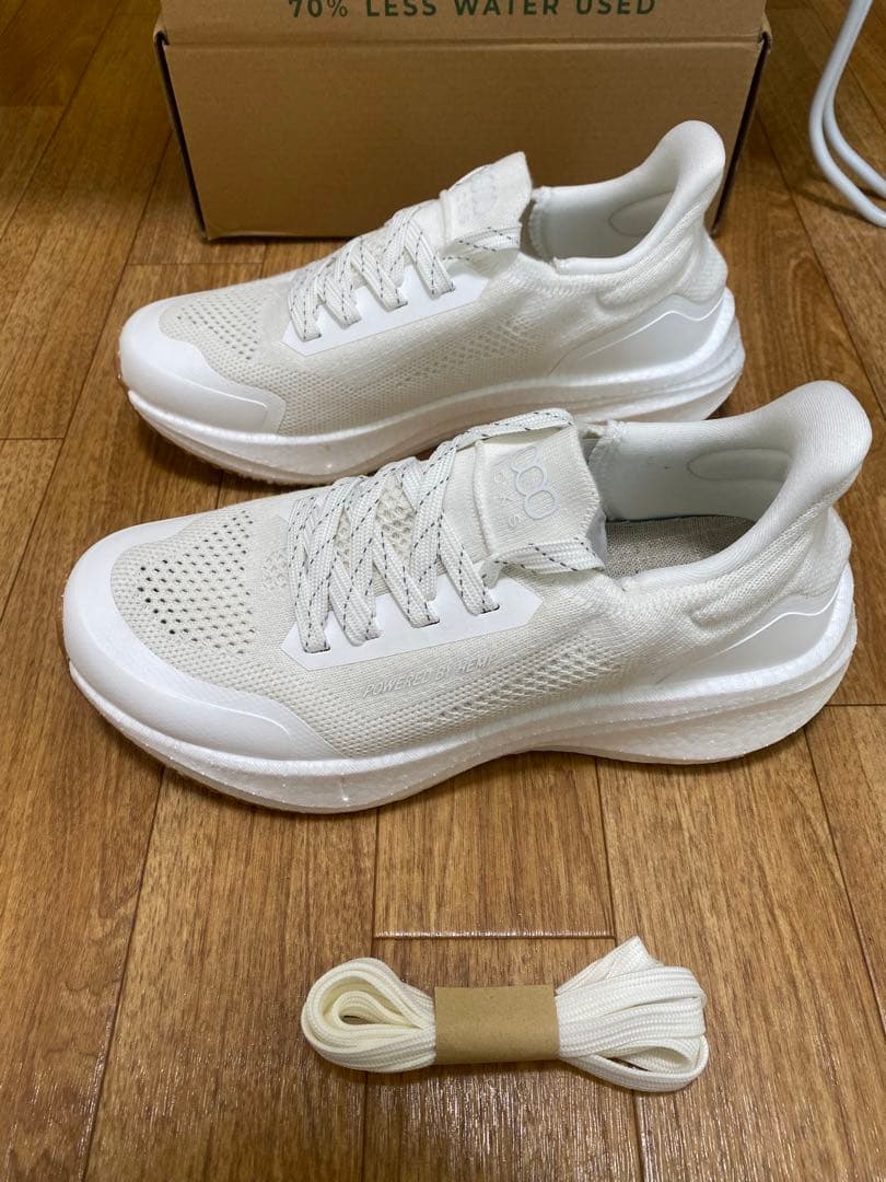 ウォーキング・ランニングウェア 8000 Kicks RUN/380/WHITE W8