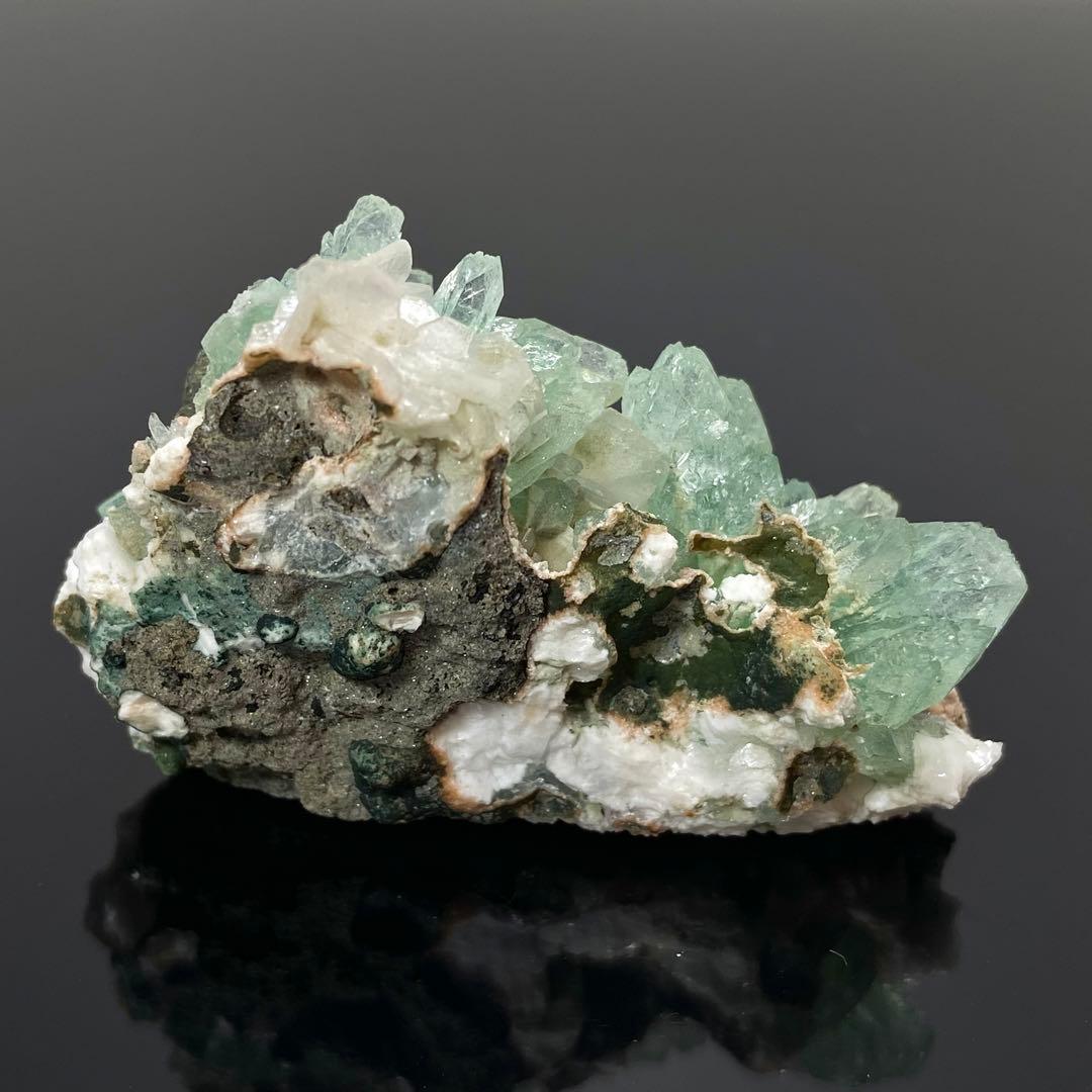 グリーンアポフィライト　スティルバイト　魚眼石　鉱物標本　原石　天然石　ストーン