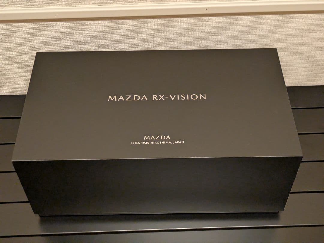 限定品　MAZDA RX-VISION 1/18 モデルカー