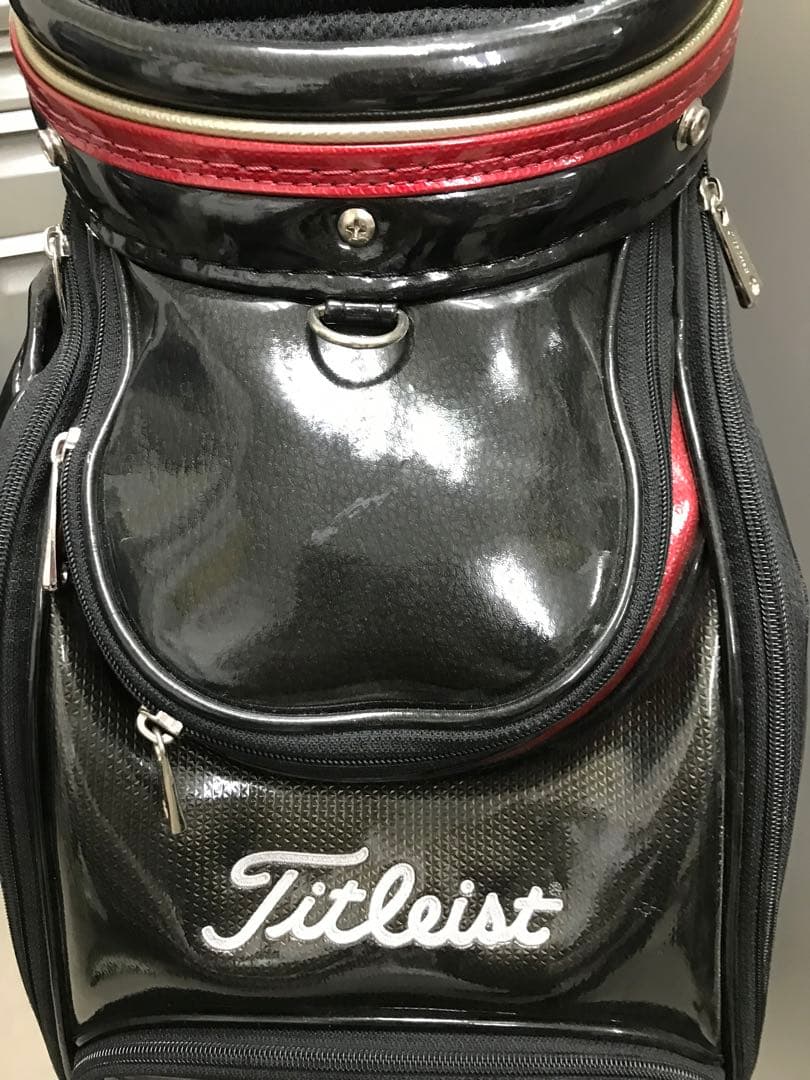 タイトリスト　TITLEIST　3点式キャディバッグ　光沢ブラック　エナメル素材