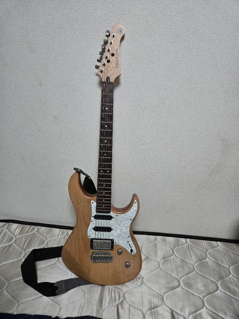 Yamaha PACIFICA 612 エレキギター