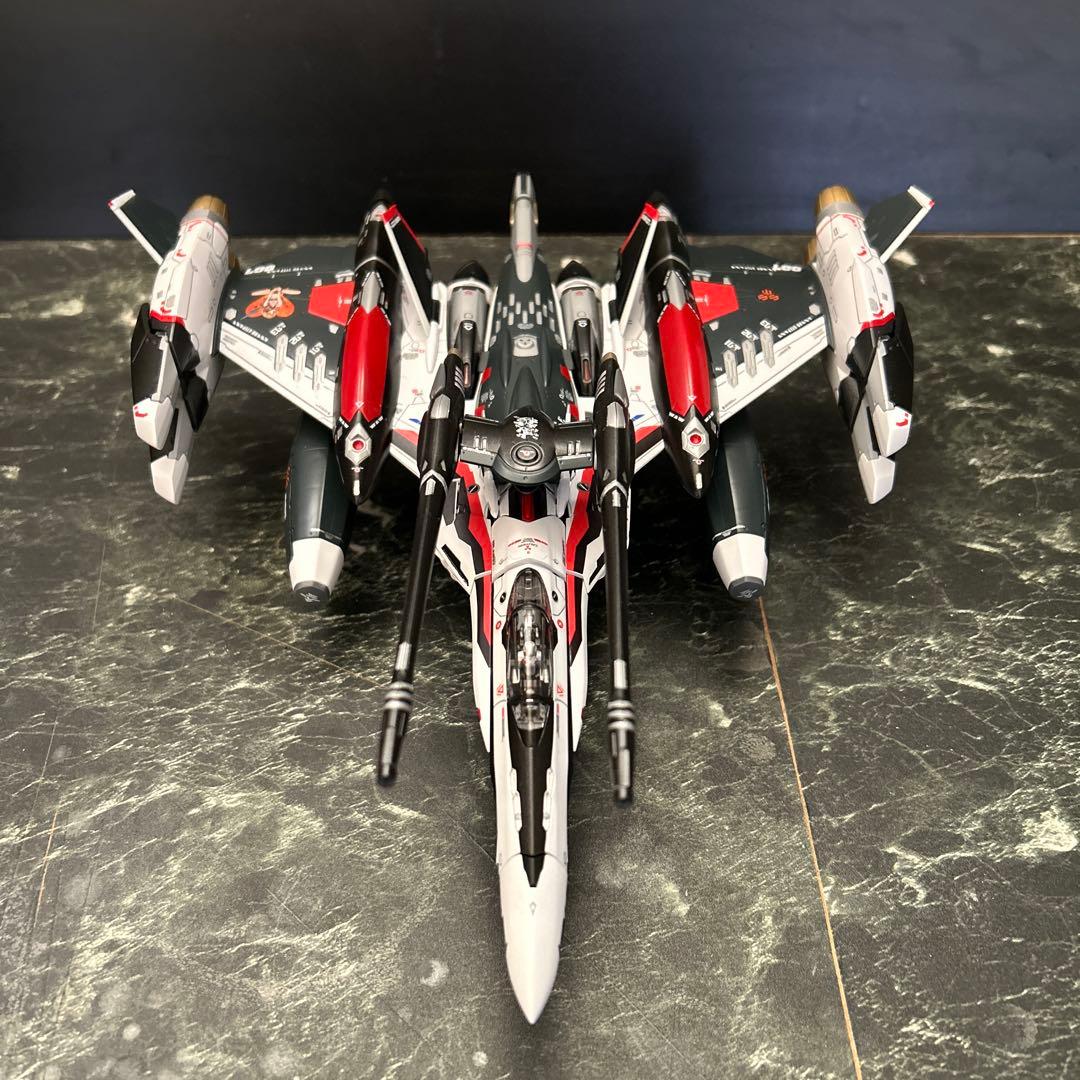 マクロス1/72VF-25Fトルネードメサイアバルキリー　プラモデル完成品