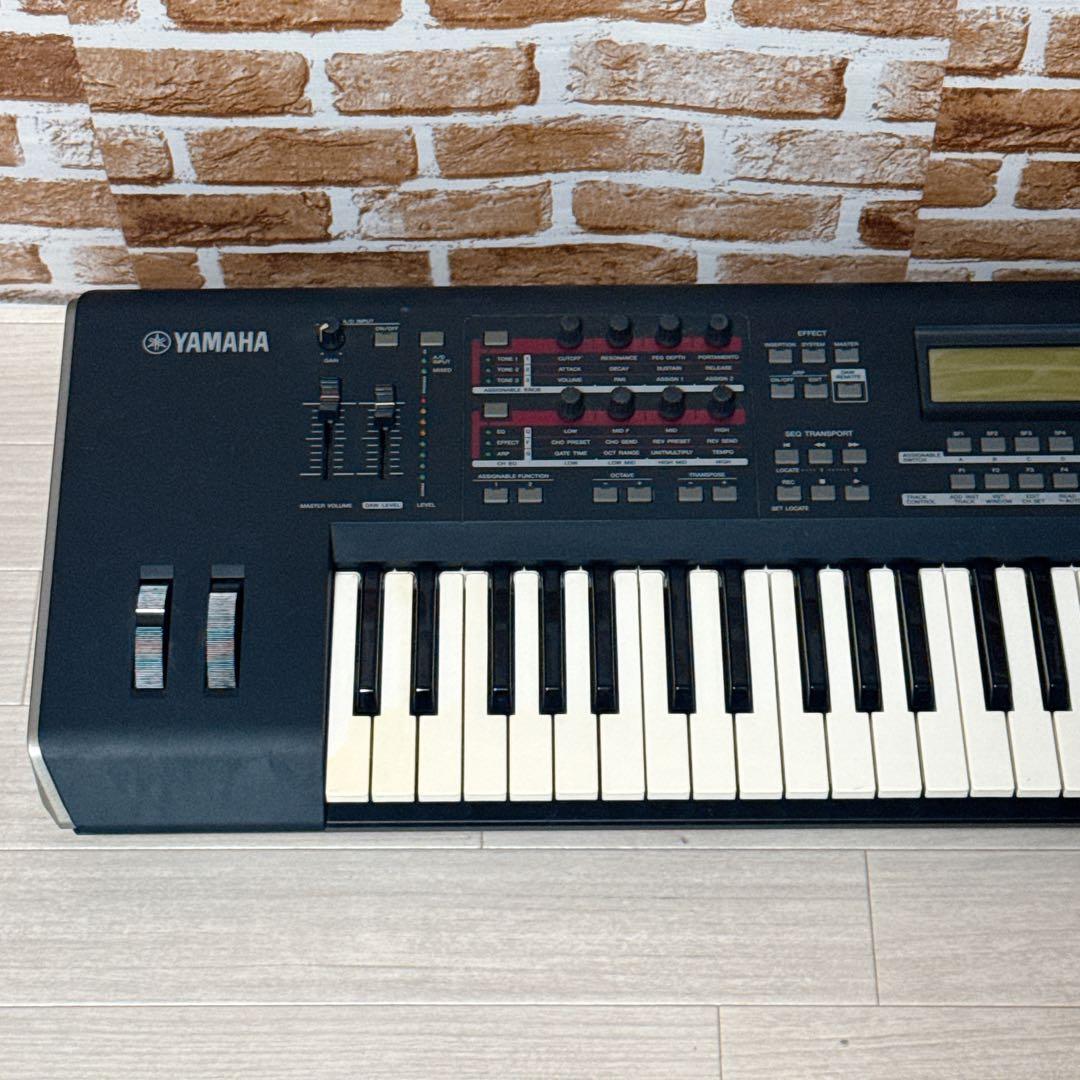 YAMAHA シンセサイザー　MOX6 ヤマハ　音楽