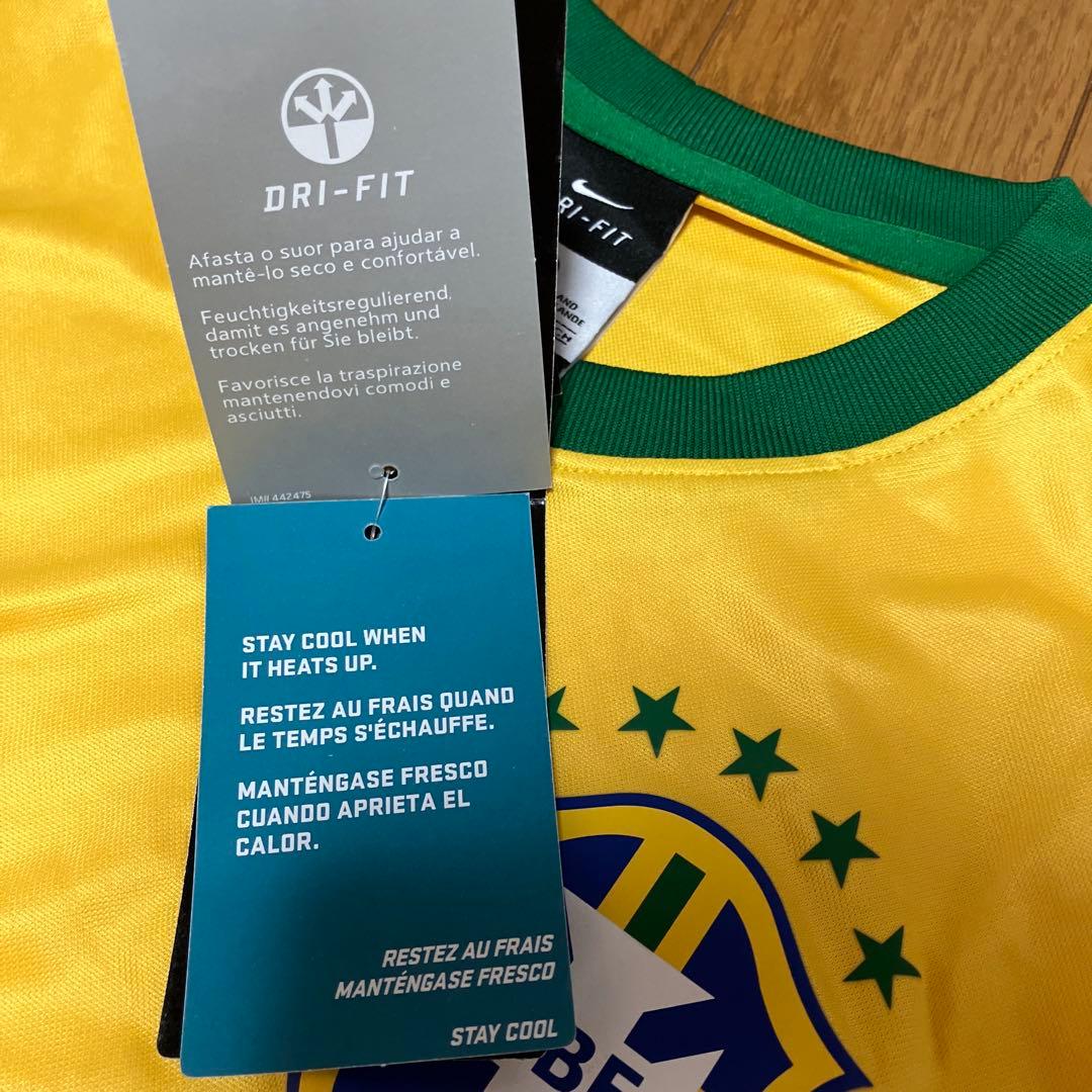 Nike製ブラジル代表シャツ 2014 ＳDri-FIT素材　ナイキ　サッカー