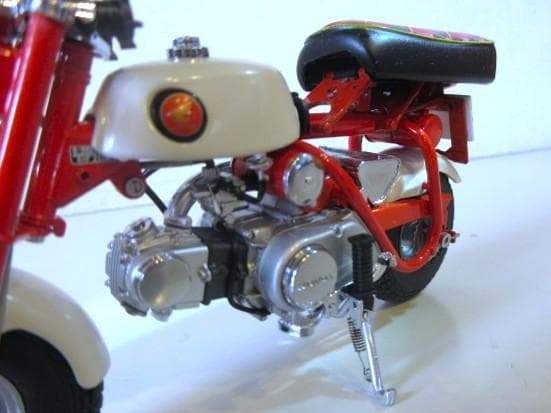 特価 EBBRO (1/10) ホンダ Monkey Z50M