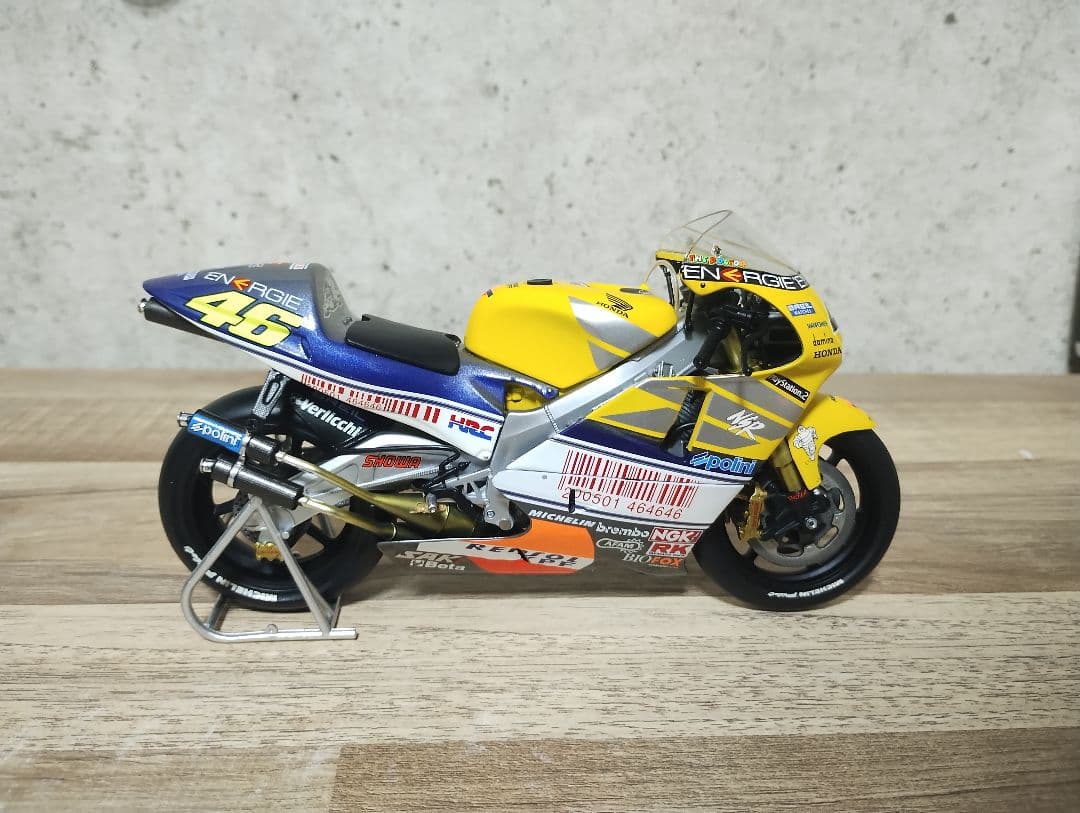 ミニチャンプス ホンダ NSR 500 Valentino Rossi