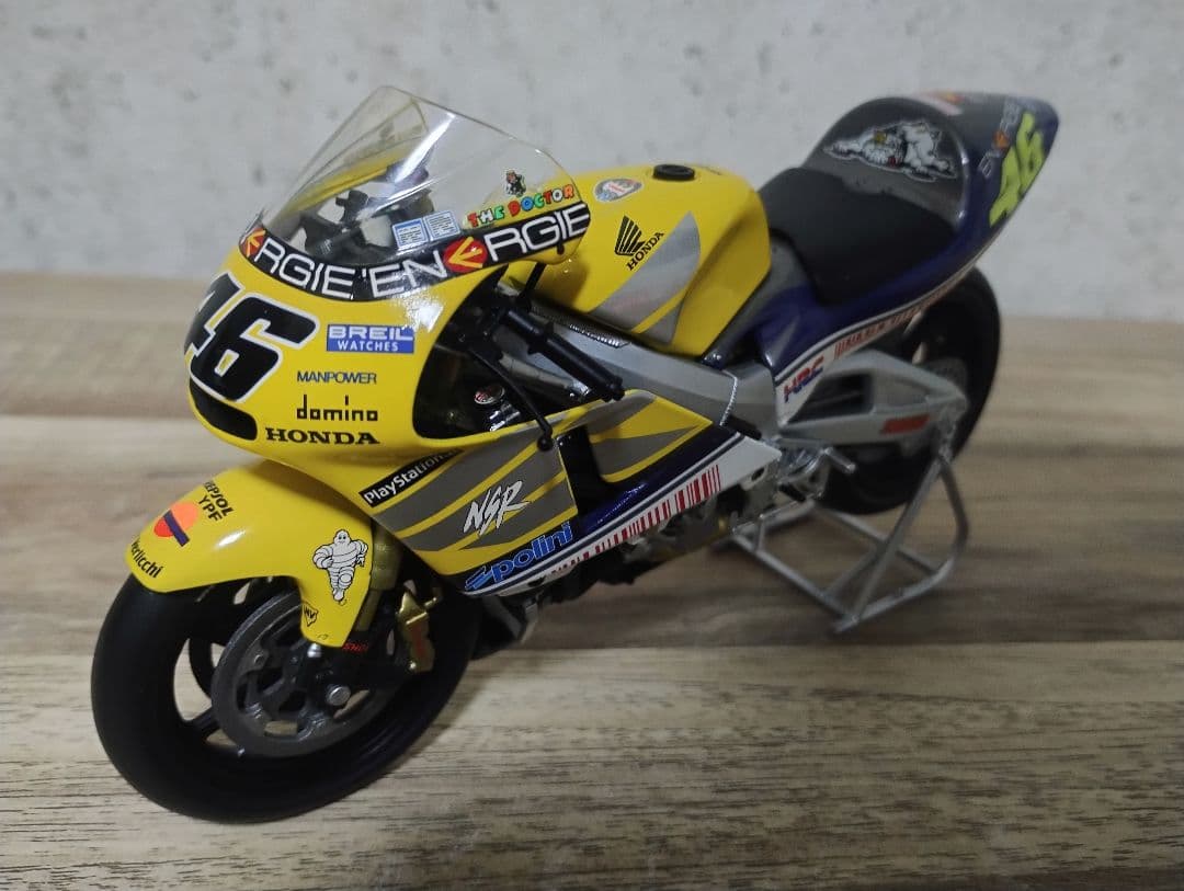 ミニチャンプス ホンダ NSR 500 Valentino Rossi