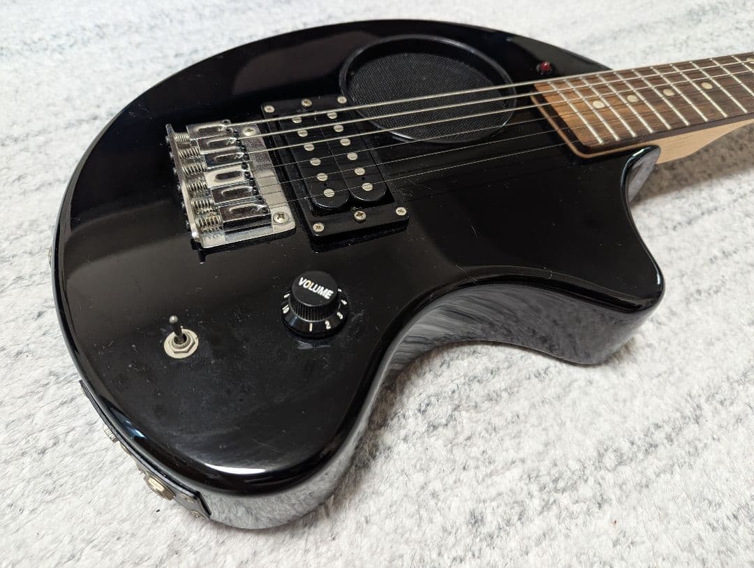 ZO-3 ブラック　美品・動作確認済み　FERNANDES　アンプ内蔵ギター