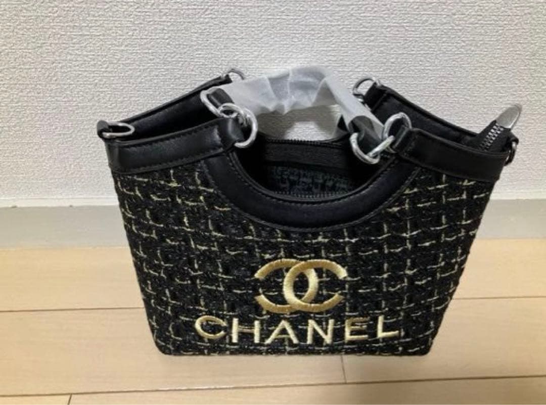 希少　ラスト2点！CHANEL ロゴ入りノベルティトートバッグ