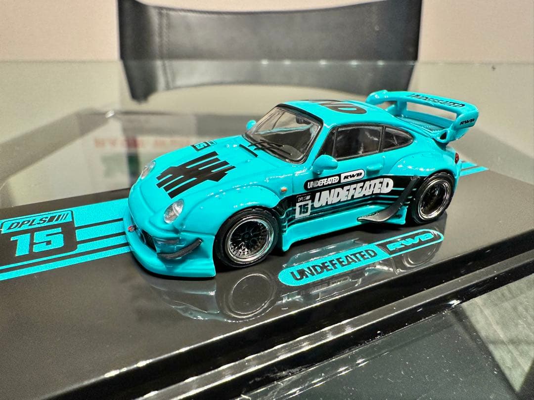 UNDEFEATED RWB 15 ミニカー ターコイズ1/64