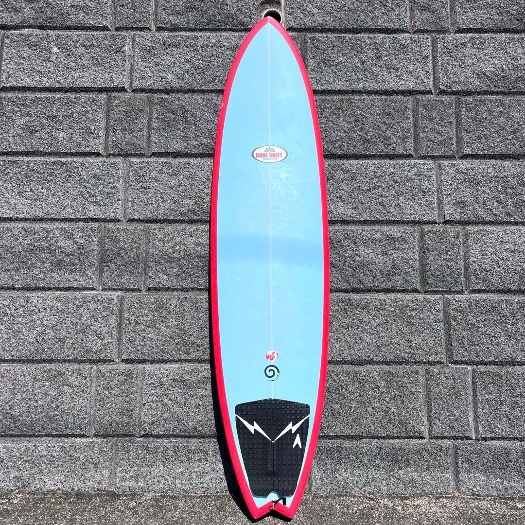 美品　サーフボード　ミッドレングス　テイクオフ激早　7’0ft すぐ乗れる
