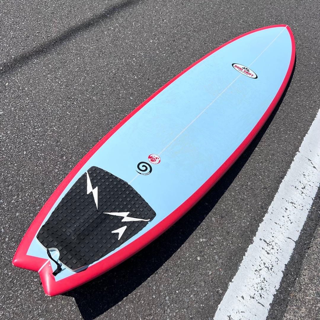 美品　サーフボード　ミッドレングス　テイクオフ激早　7’0ft すぐ乗れる