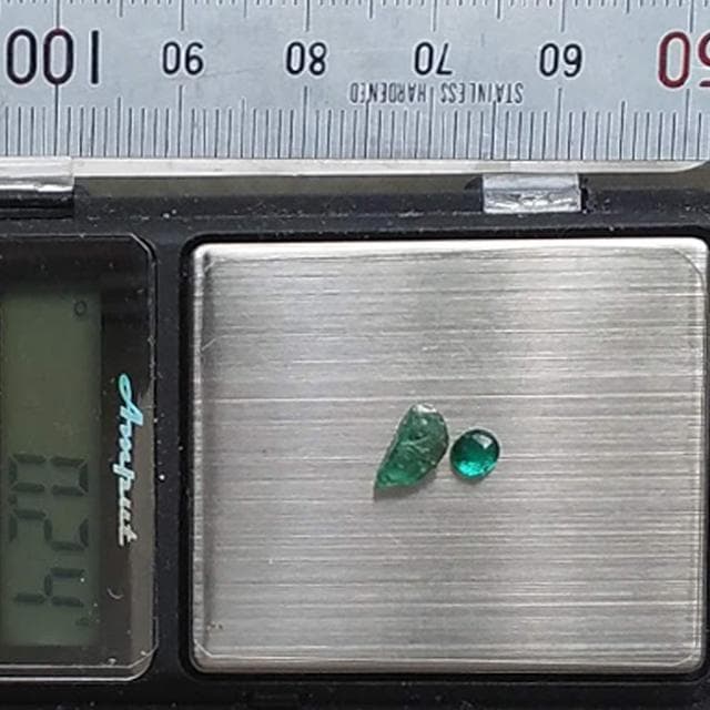 合計0.24g　エメラルド　鉱物標本　ルースセット