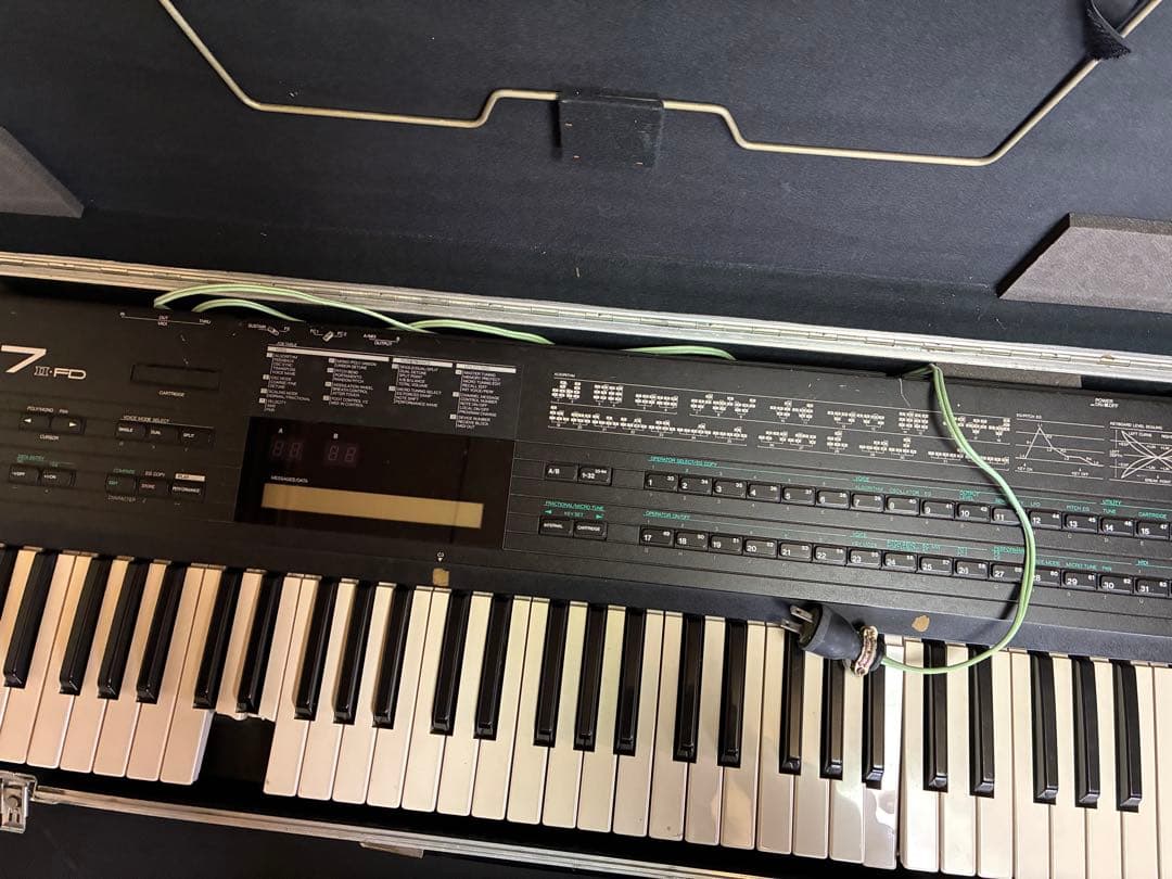 Yamaha DX7 II FD シンセサイザー 61鍵盤 ケース付き