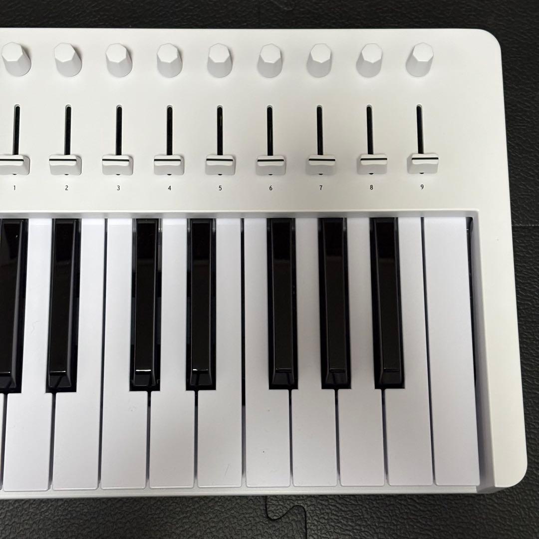 Arturia KeyLab Essential 49 MIDIコントローラー