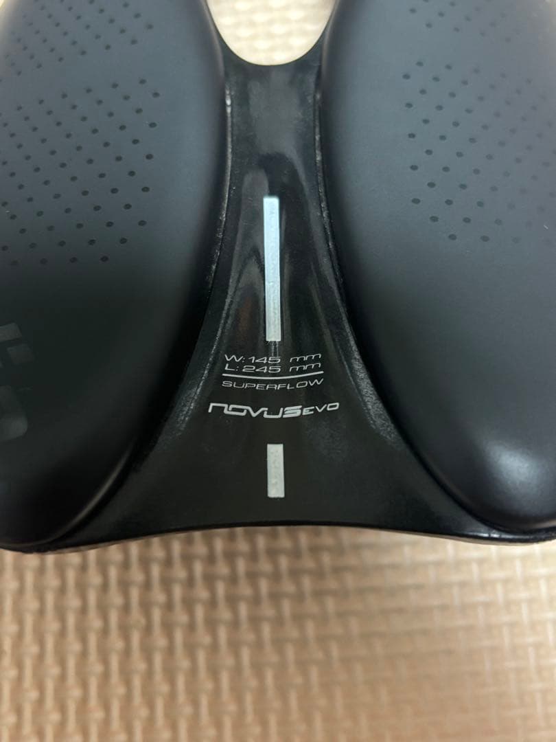 Selle Italia NOVUS BOOST EVO TM スーパーフロー
