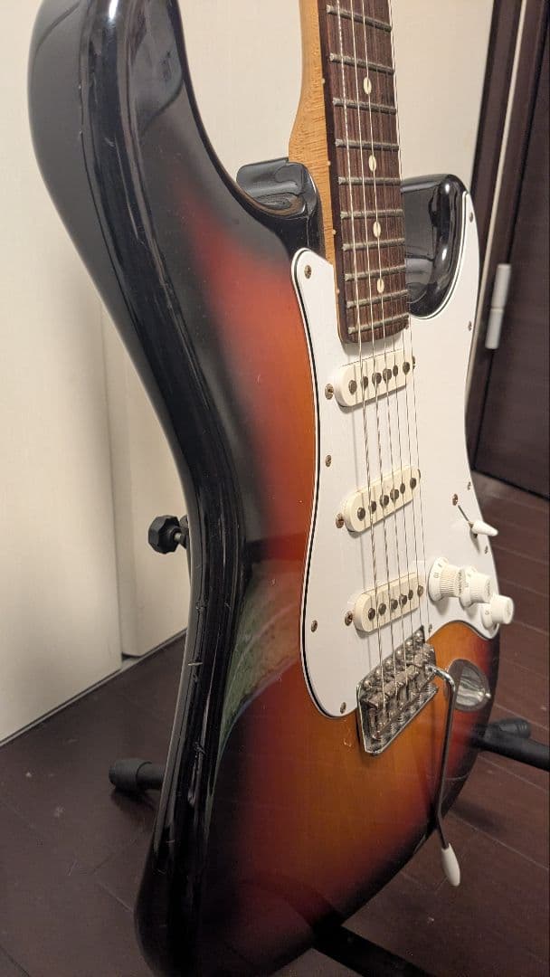 FGN jst-5r ストラトタイプ　レインボートーン エレキギター