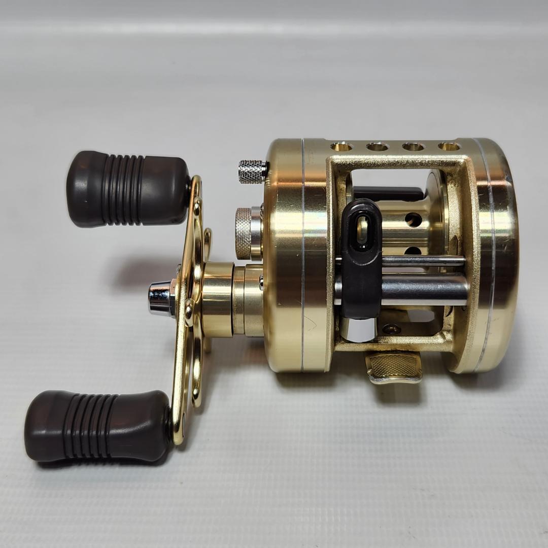 SHIMANO CALCUTTA 200XT ゴールド