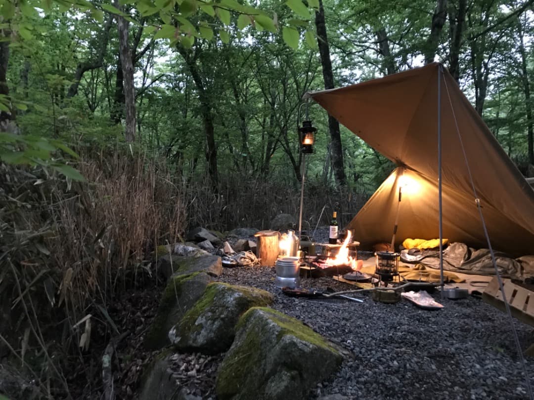 [週末限定値下げ］フランス軍幕　パップテント　木製ポール、ペグ付き