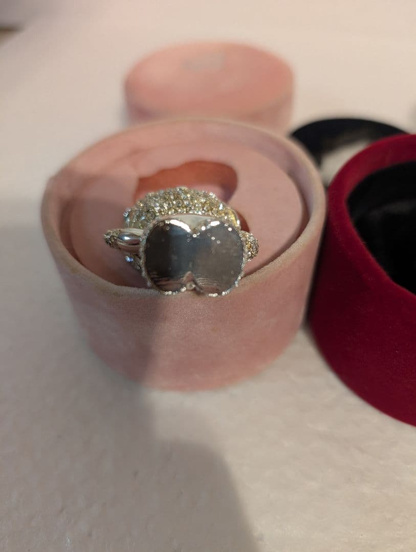 ハローキティ ３０周年記念ラインストーン 2個セット ゴールド シルバー