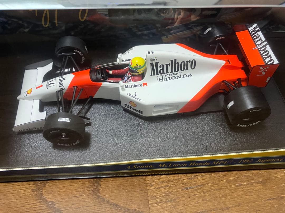 ミニカー ayrton senna mclaren honda MP4/7