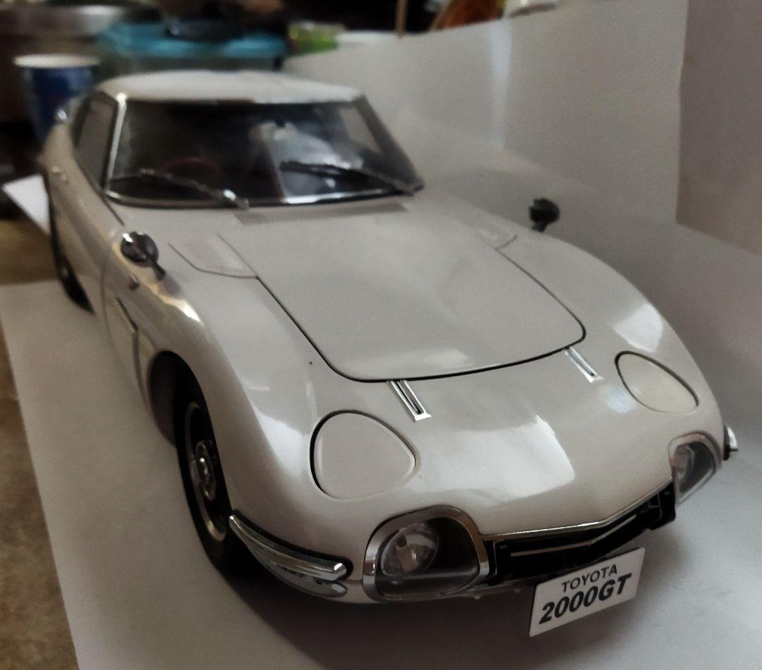 TOYOTA 2000GT 1/18スケールモデル