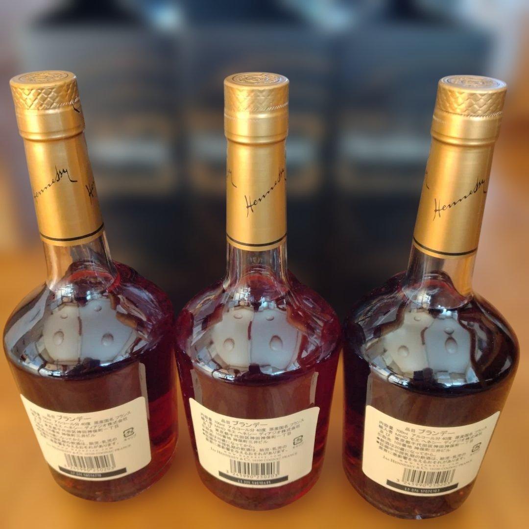 Hennessy 　ベリースペシャルブランデ−3本700ml