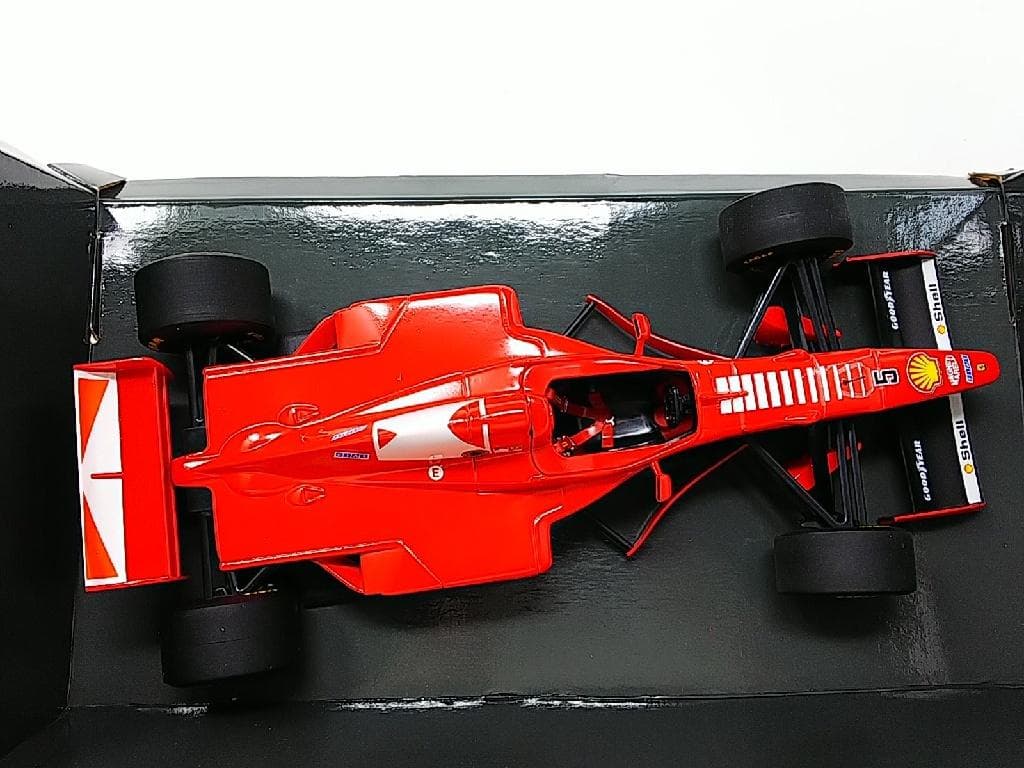 シェル特注品ミニチャンプス製 1/18 フェラーリ F310B 鈴鹿サーキット