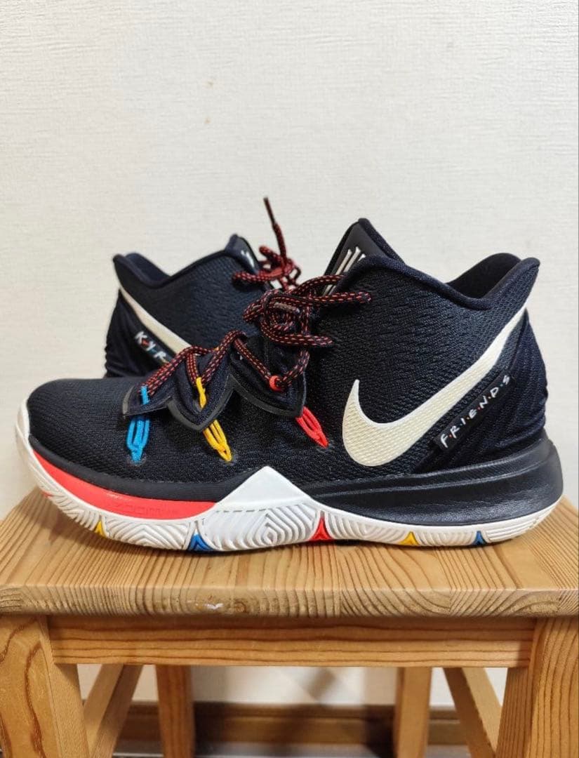カイリー5 Nike Kyrie 5 Freinds