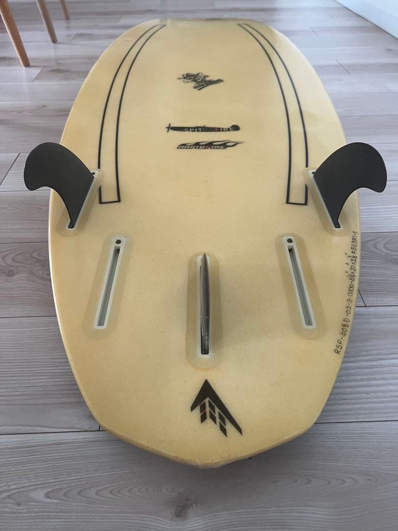 FIREWIREファイヤーワイヤーSpitfire 5’8” フィン付き初心者