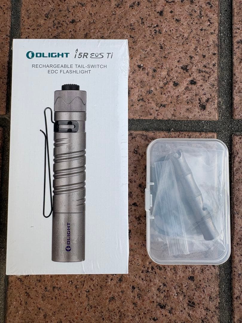 パ*ー様 Olight i5R EOS Ti チタンホイッスル付き　おまけ付き