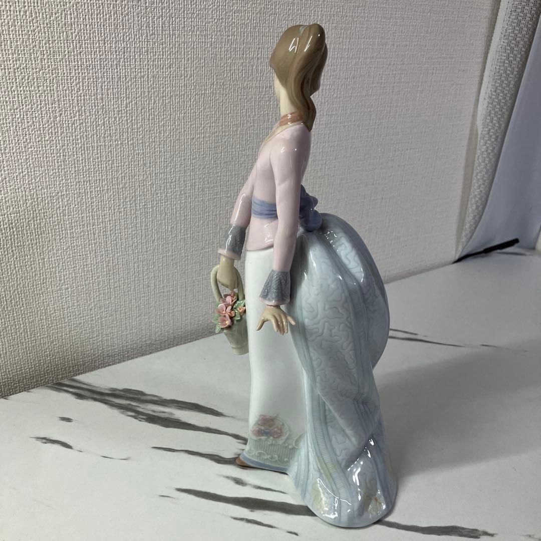 【1/20本日限定】LLADRO リヤドロ 07622 花籠を持つ女性像 箱付