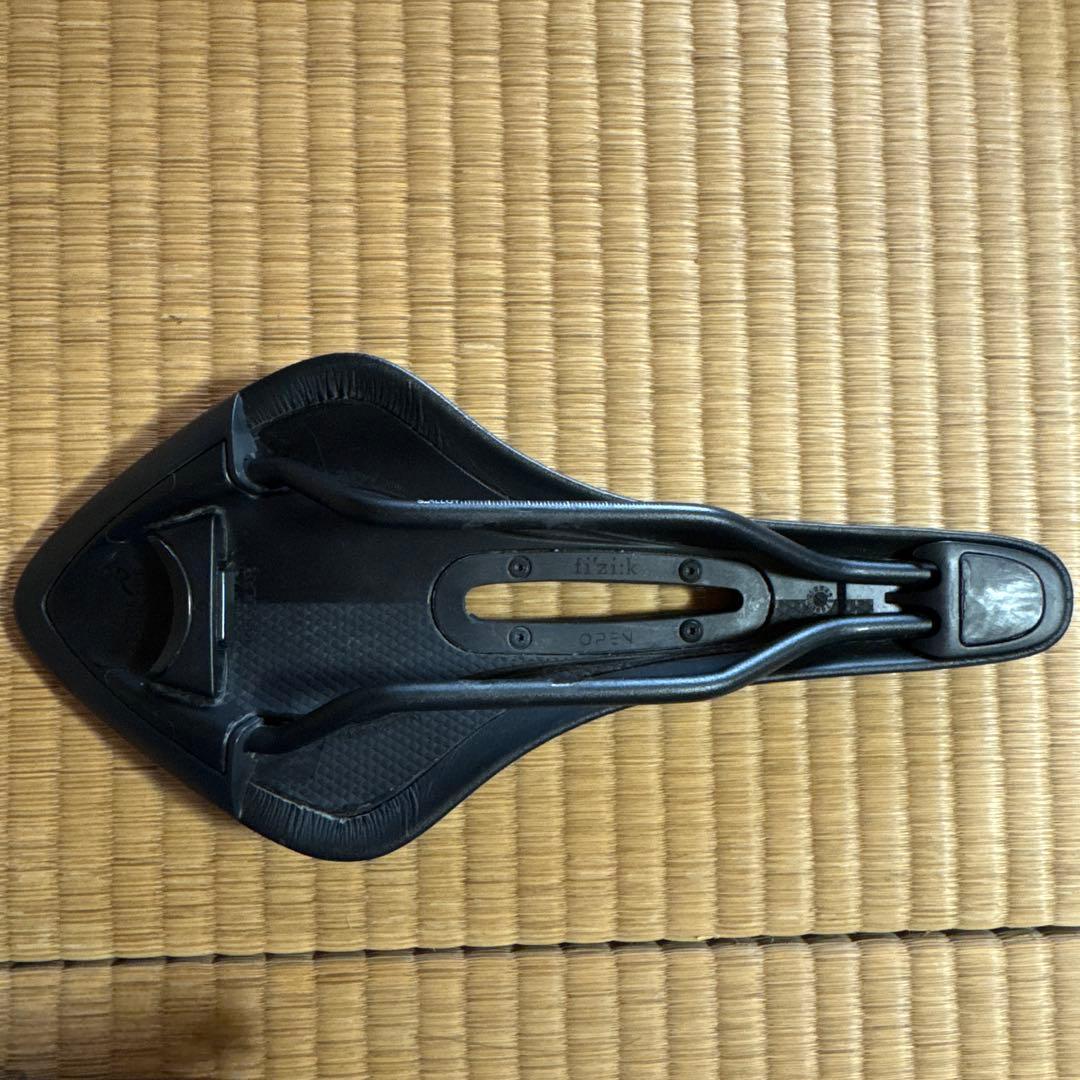 fizik ARIONE R5 オープンサドル