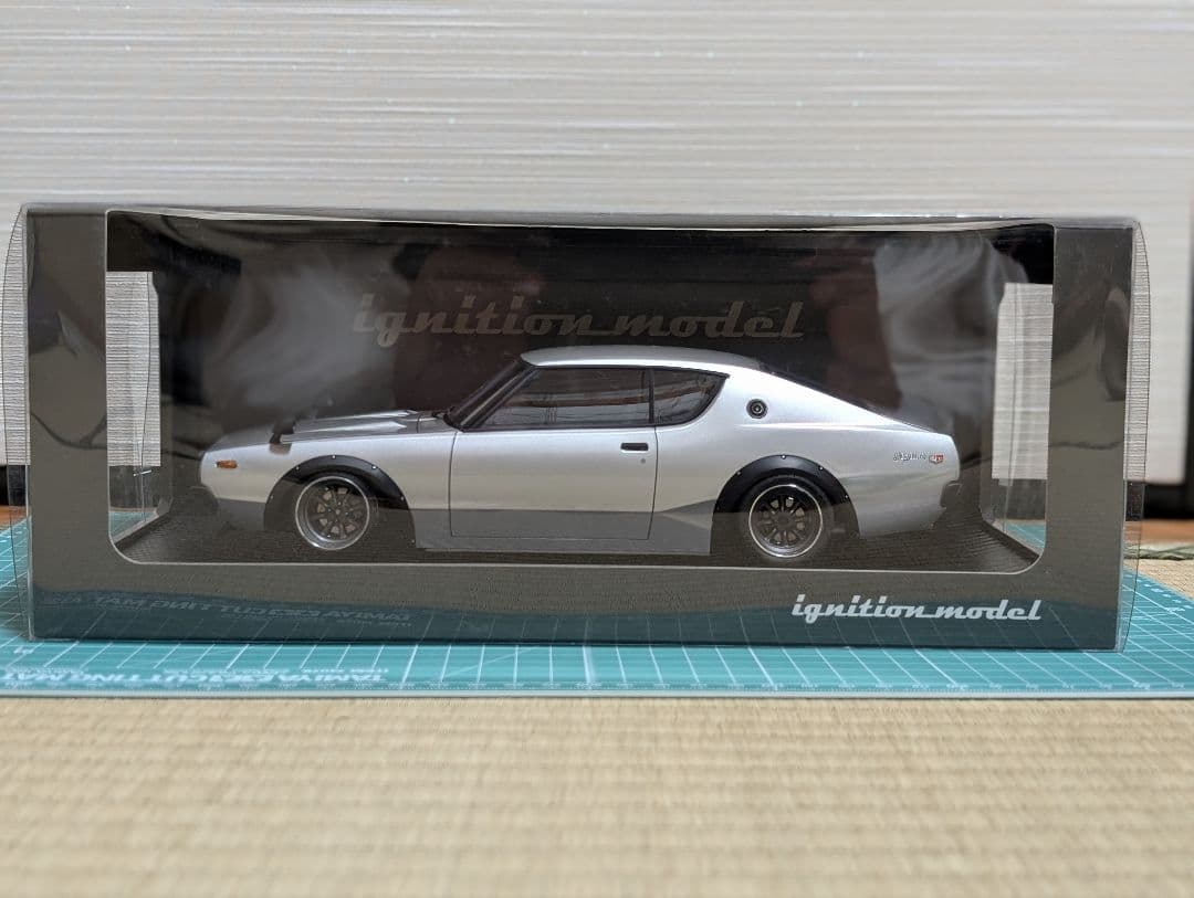 イグニッションモデルスカイライン 2000 GT-R シルバーカスタム　1/18