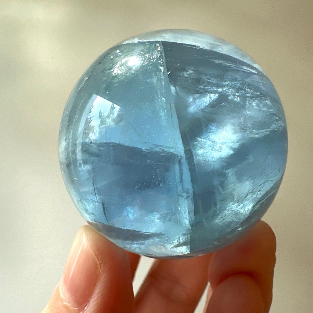 ブルーフローライト　スフィア　4.2㎝　スカイブルー　レア　虹　フローライト