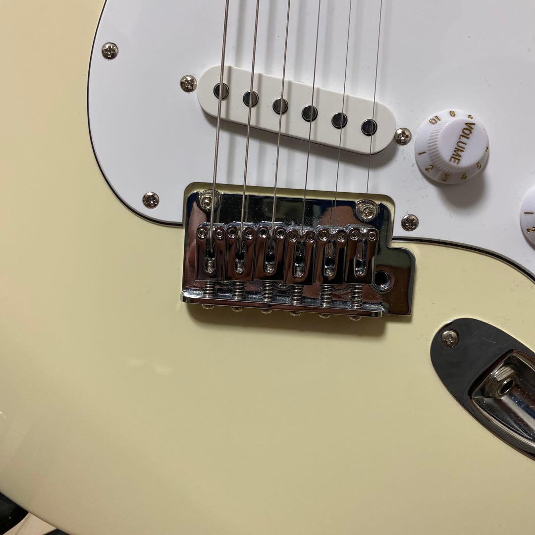 美品　Squier Stratocaster アイボリー