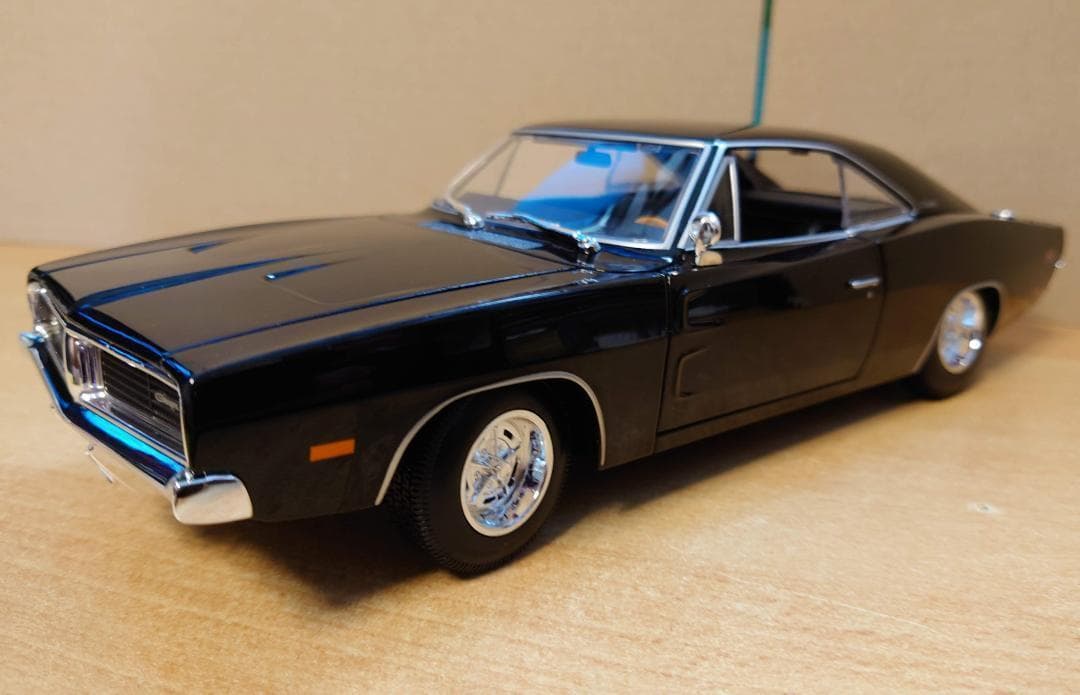 1/18 ダッジチャージャーR/T Dodge Charger R/T 1969