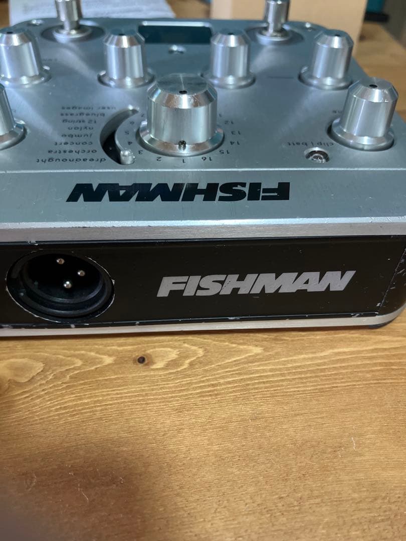 Fishman Aura Spectrum di ギター　エフェクター