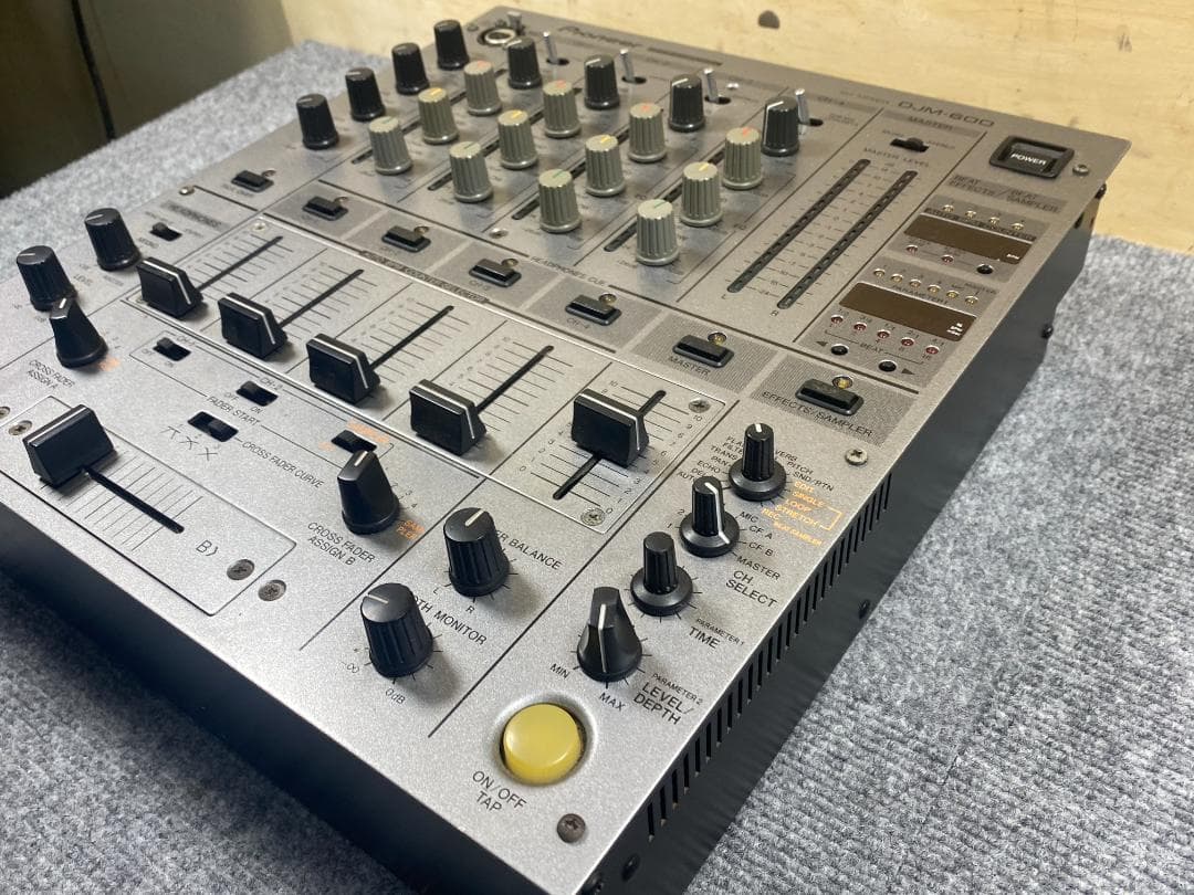 718　美品 pioneer DJM-600 DJミキサー