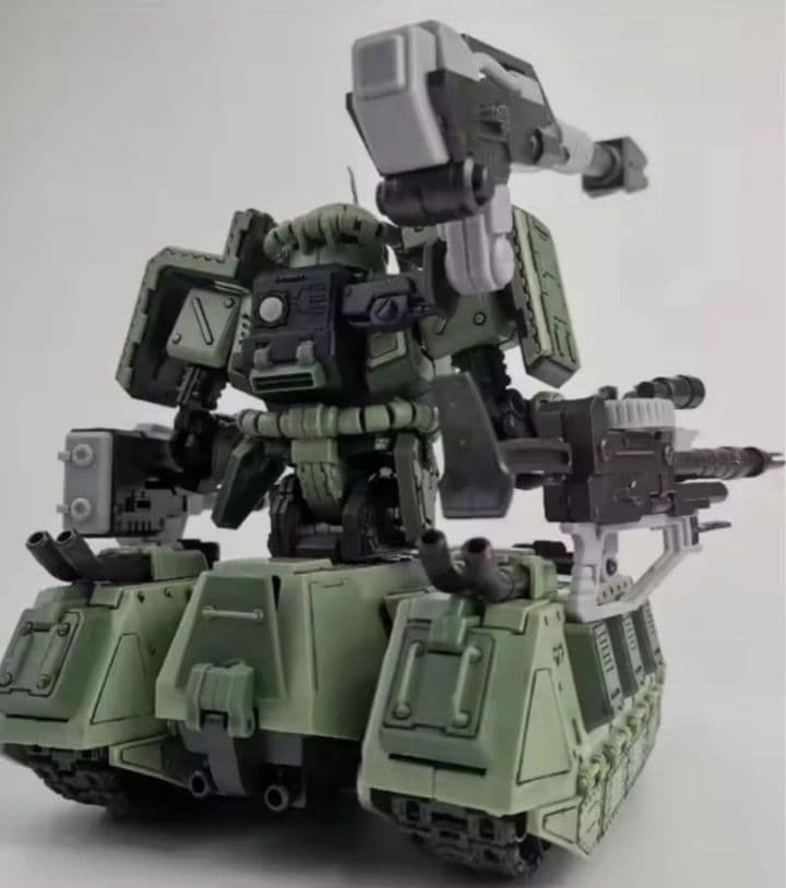 1/100 ザク タンク プラモデル 　ザクタンク 戦車 mg と同じ　サイズ
