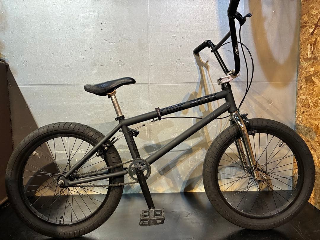 G13 中古BMX KINK BMX LAUNCH マットブラック 20インチ